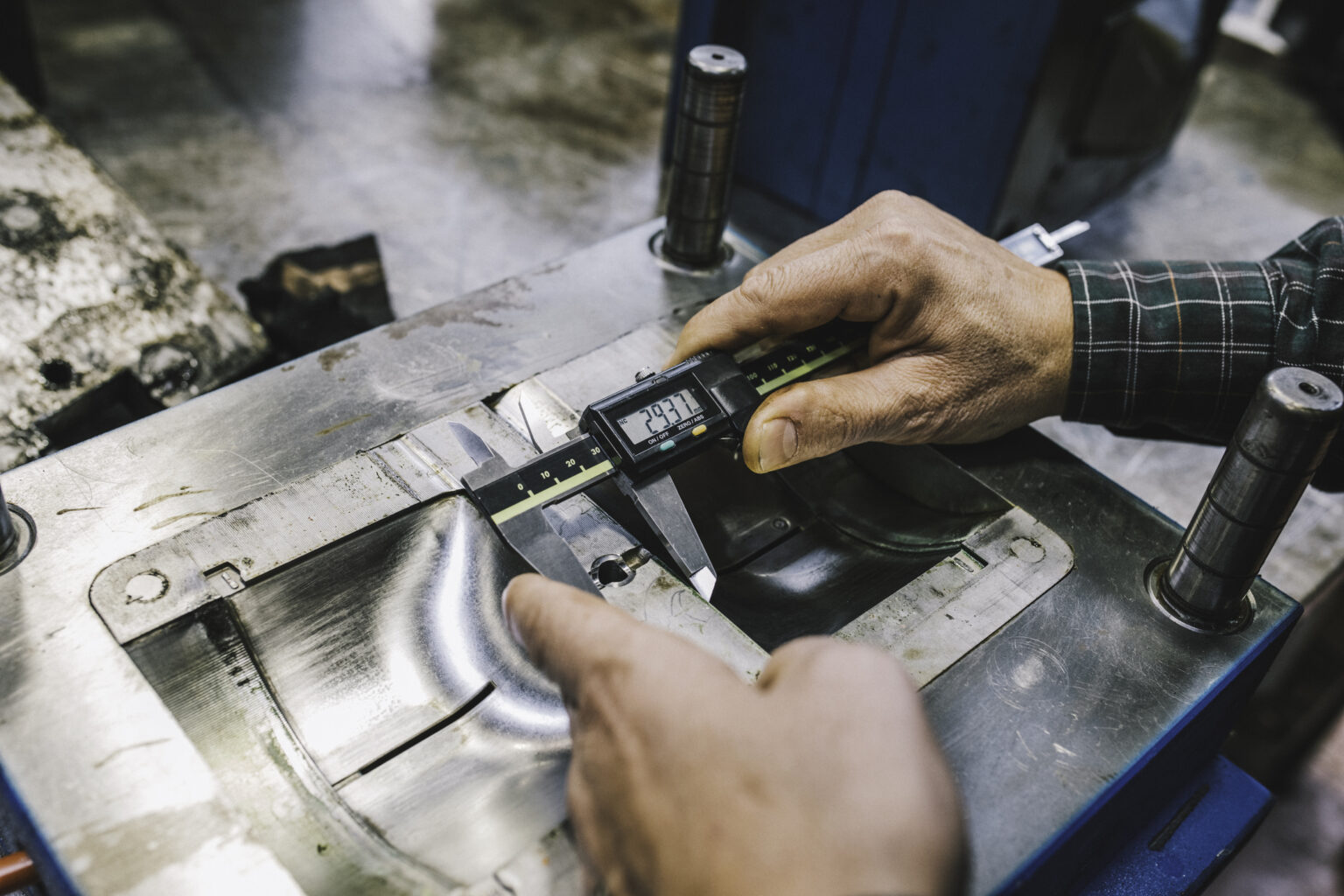 Reverse Engineering Legacy Parts: Solutions to Old Challenges